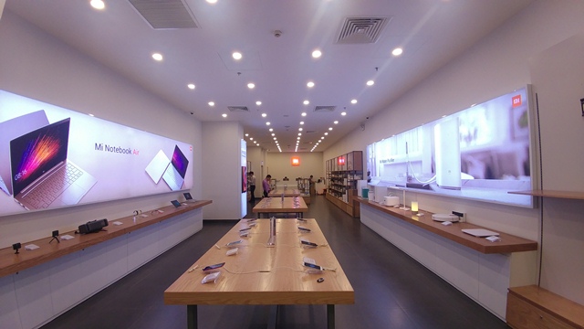 Thế giới Xiaomi trong Mi Store, Digiworld mong muốn điều gì? | Vietstock