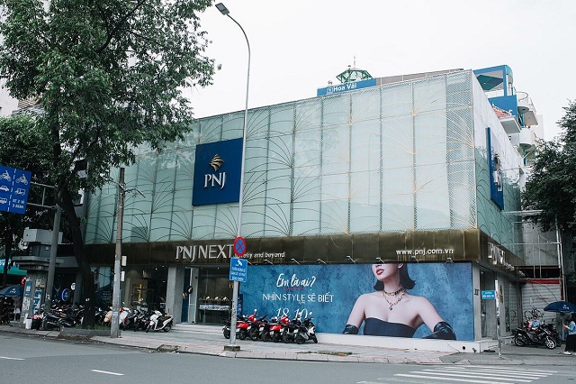 PNJ lãi 5 tháng gần 1,000 tỷ, thực hiện 50% kế hoạch năm | Vietstock