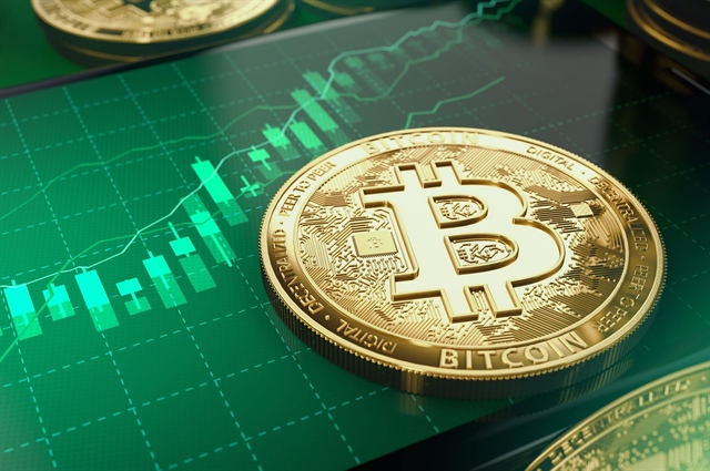 Thị trường tiền ảo tuần qua: Bitcoin có lúc lên sát mốc 64,000 USD ...