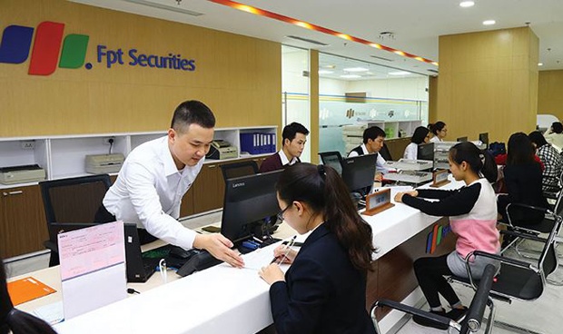 FPTS đặt kế hoạch lợi nhuận 2024 đi lùi, muốn phát hành gần 86 triệu cp tăng vốn | Vietstock