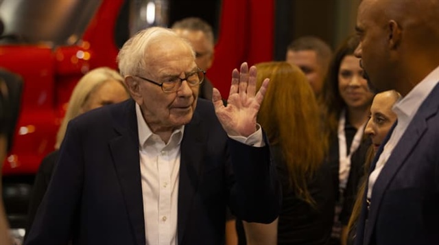 Warren Buffett bán cổ phiếu, tích tiền mặt kỷ lục: Hồi chuông cảnh báo ...