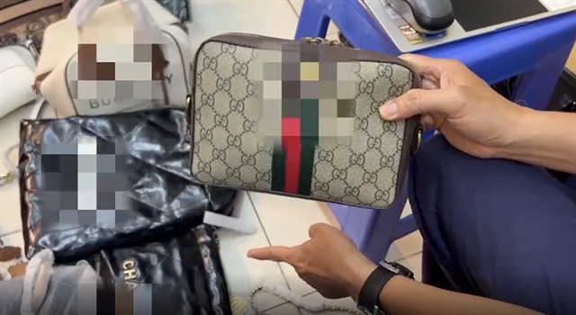 Kiểm tra trung tâm mua sắm cao cấp Saigon Square, thu giữ hàng nghìn ...