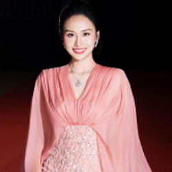 Bùi Lan Anh - Hồ sơ lãnh đạo | VietstockFinance